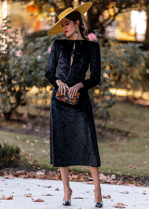 Cómo Combinar un Vestido de Terciopelo Negro 】 ️